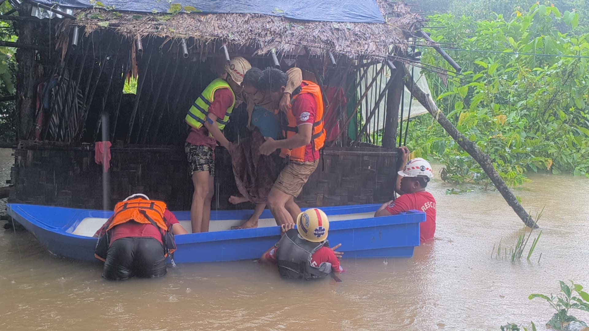 မွန်ပြည်နယ်မှာ သဘာဝဘေးကြုံနေရပေမယ့် စစ်ကောင်စီ စစ်မှုထမ်းစစ်သား ဆက်လက်စုဆောင်းနေ နိုင်ငံတကာမြန