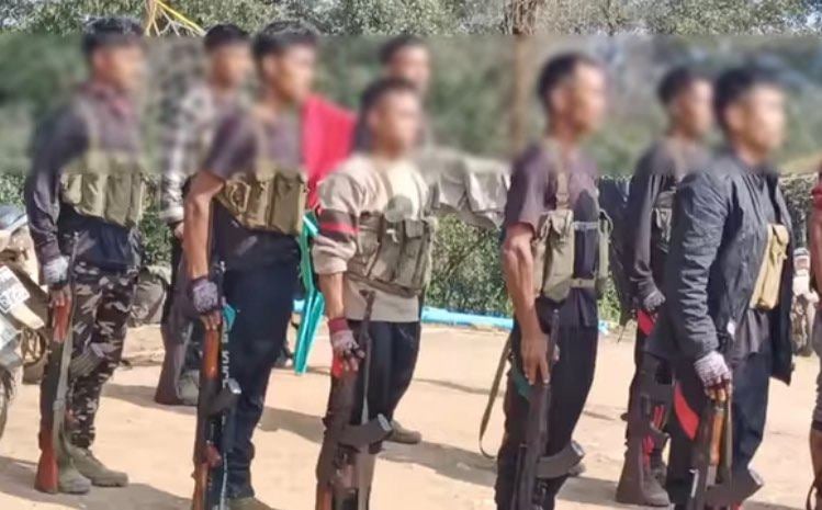 Aa ထံ စစ်ပညာသွားသင်သည့် ချင်း Cdf Mindat ရဲဘော်များ လက်နက်အပြည့်အစုံဖြင့် နေရပ်ကိုပြန်ရောက်လာက