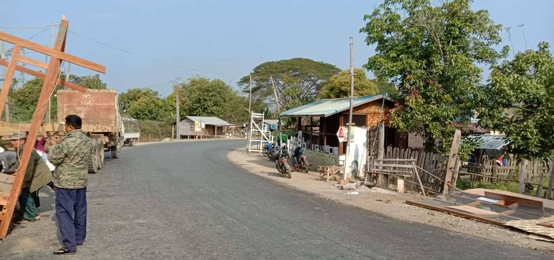 နန့်စီးအောင် စစ်ဆေးရေးဂိတ်တွင် လူငယ်နှစ်ဦးကို Pdf ဟု စွပ်စွဲကာ စစ်ကောင်စီ မှ ဖမ်းဆီးထား နိုင