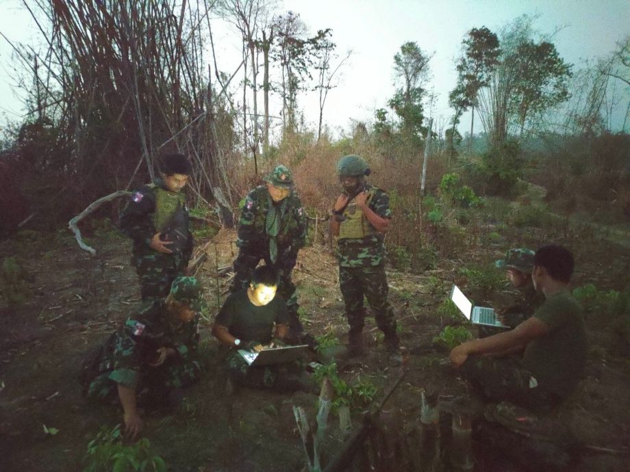 Kndo နှင့် Federal Wings တို့ ဒရုန်းတိုက်ခိုက်မှုကြောင့် ဝေါလေဗျူဟာကုန်းရှိ စစ်ကောင်စီ၏ ၁၂၂ ဟောင