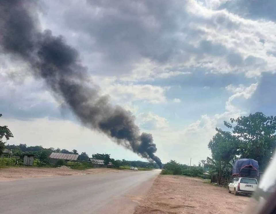 အာရှလမ်းမကြီးမှာ Knla နဲ့ စစ်ကောင်စီတပ် တိုက်ပွဲဖြစ်၊ ယာဉ်နှစ်စီး မီးရှို့ဖျက်ဆီးခံရ နိုင