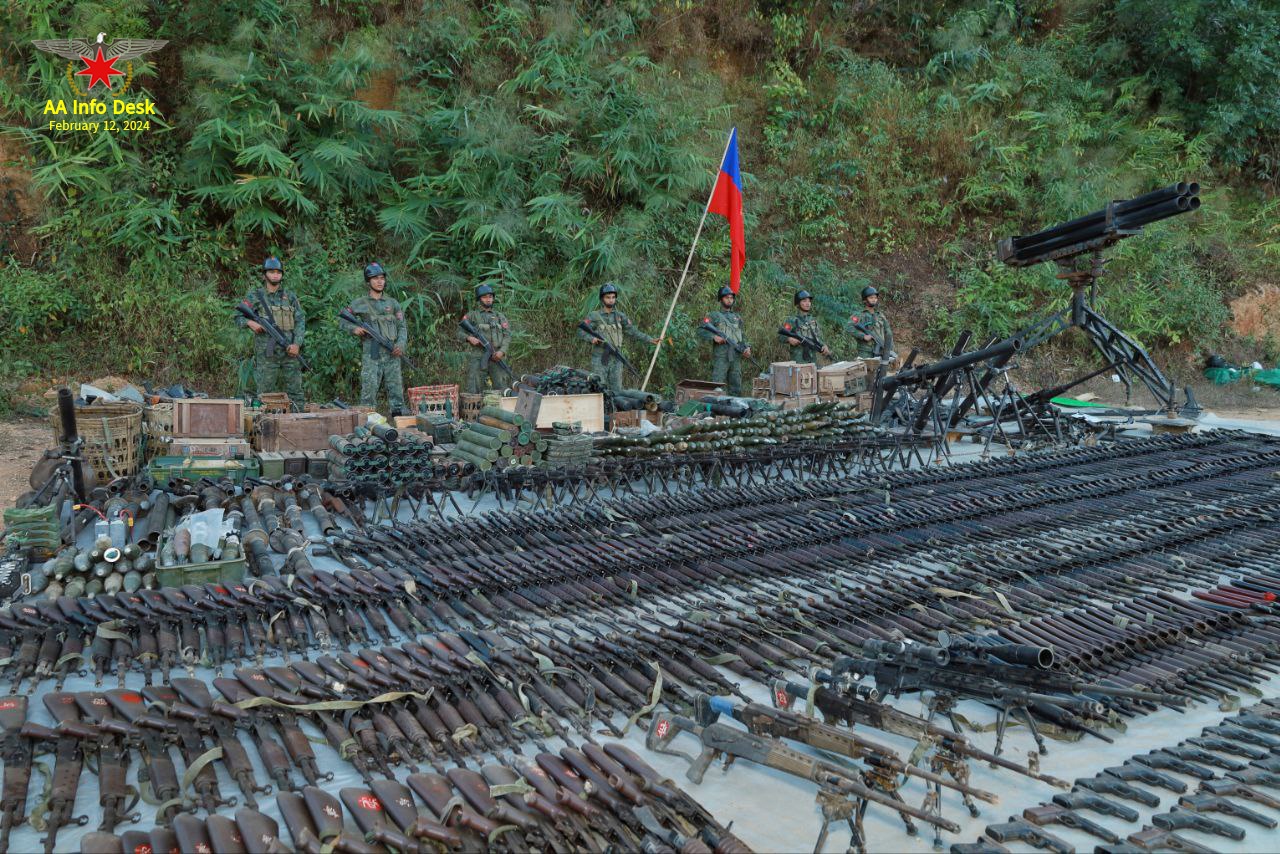 မြောက်ဦးအခြေစိုက် ခမရ ၃၇၇ နှင့် ခမရ ၃၇၈ တို့မှ သိမ်းဆည်းရမိသော လက်နက်ခဲယမ်းမီးကျောက်များအား