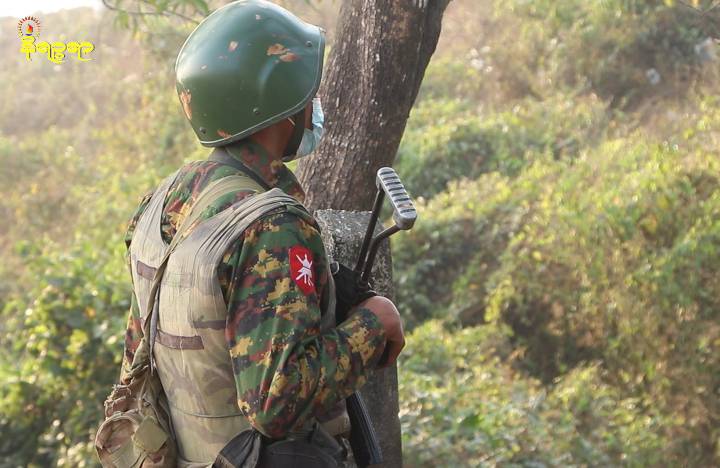 ကျောက်တော် မဟာမုနိဘုရားတွင်တပ်စွဲထားသည့်စစ်ကြောင်းမှ စစ်သား ၃ ဦး လက်နက်မဲ့ထွက်ပြေး၊ ၁ ဦး Aa