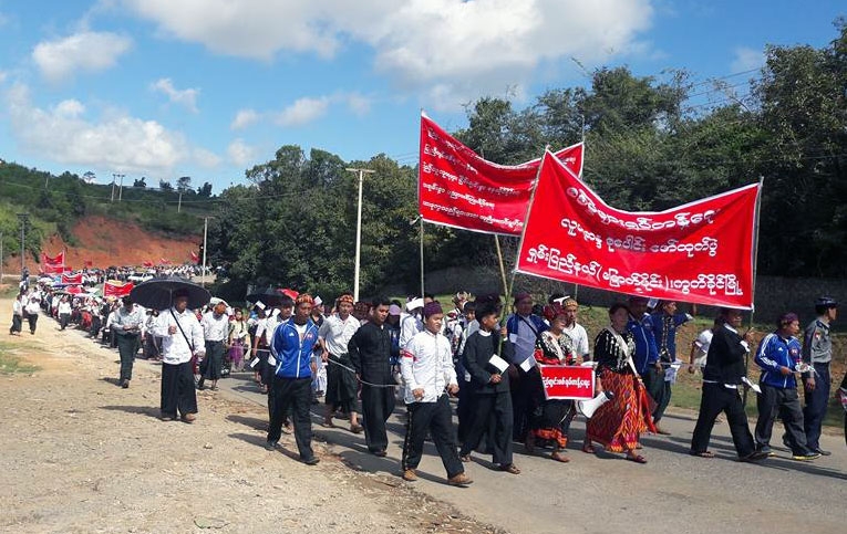 စစ်တပ်၊ စရဖ မှ ကွတ်ခို်င် စစ် ဆန့်ကျင် ဆန္ဒပြပွဲကို ၀င်ရောက် နှောက်ယှက် နိုင်ငံတကာမြန်မာ့သတင်း