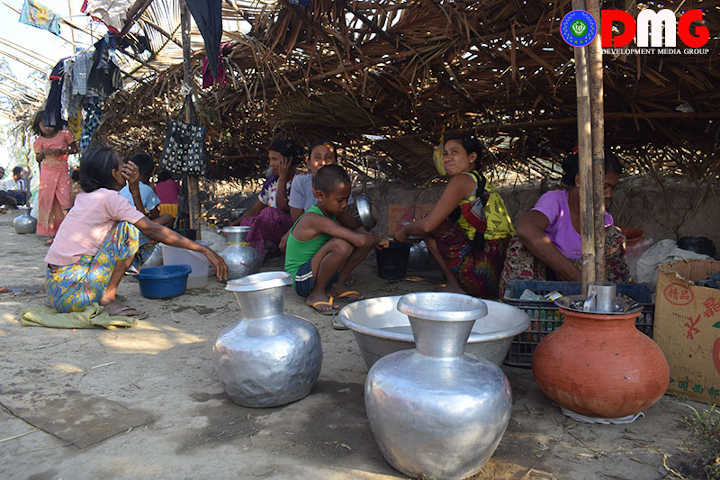 Hot and crowded camps are fever-inducing for some IDP children | Burma ...