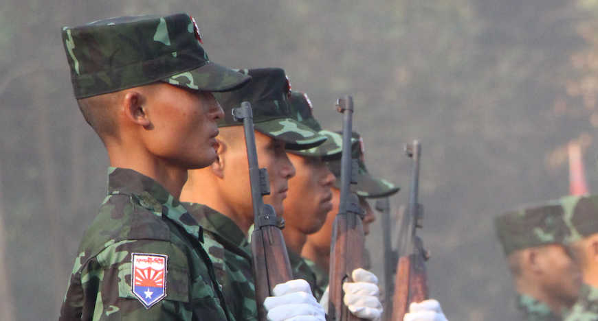 KNLA တပ်ဖွဲ့ဝင်များနှင့် တပ်မတော်စစ်ကြောင်းတို့ မိနစ်အနည်းငယ်ကြာ ပစ်ခတ ...