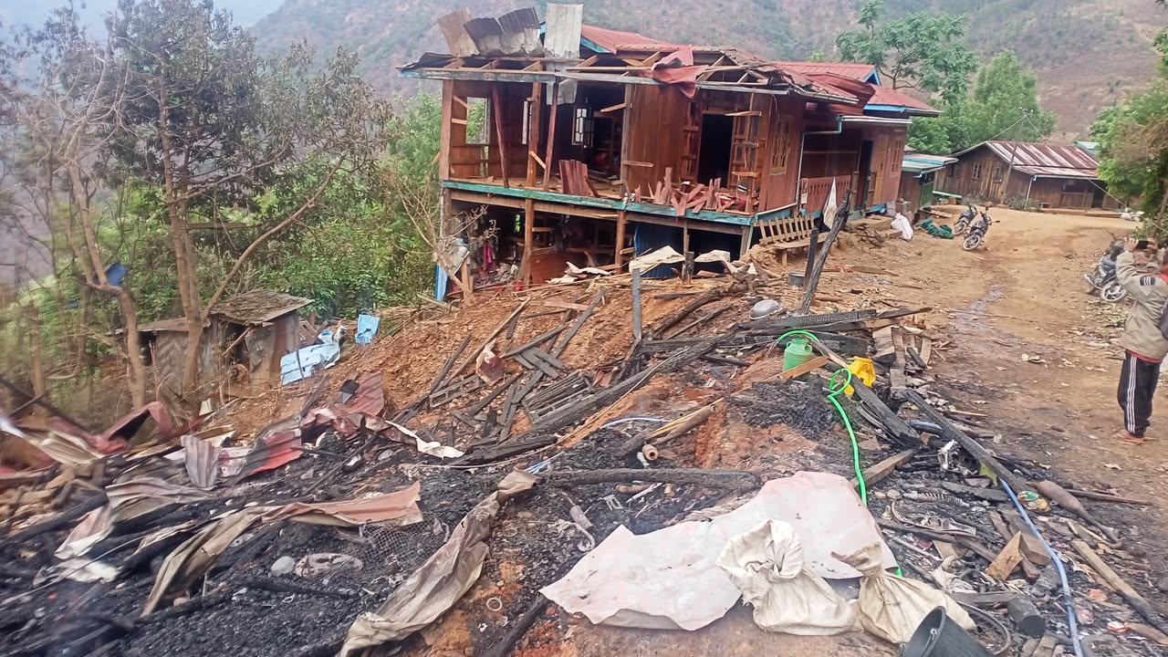 မင်းတပ်မြို့အနီး ဗုံးကြဲတိုက်ခိုက်မှုကြောင့် ကလေးငယ် ၂ ဦး၊ ဓမ္မဆရာ ၁ ဦးအပါအဝင် ၆ ဦးသေဆုံး နိုင