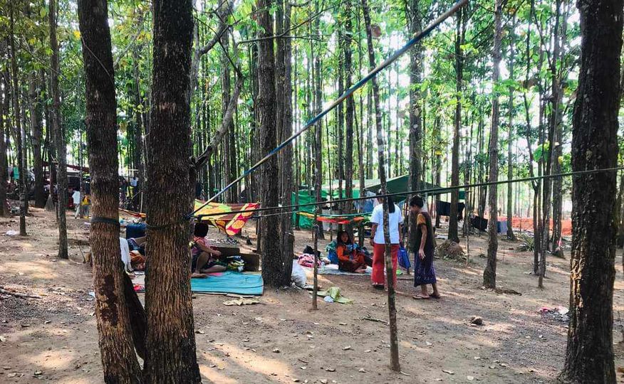 ကော့ကရိတ်အနီး ကျေးရွာများမှ ဒေသခံများ၏ ရာဘာပင်များ ကို စစ်ကောင်စီတပ် မီးရှို့ ခုတ်ဖြတ် နိုင