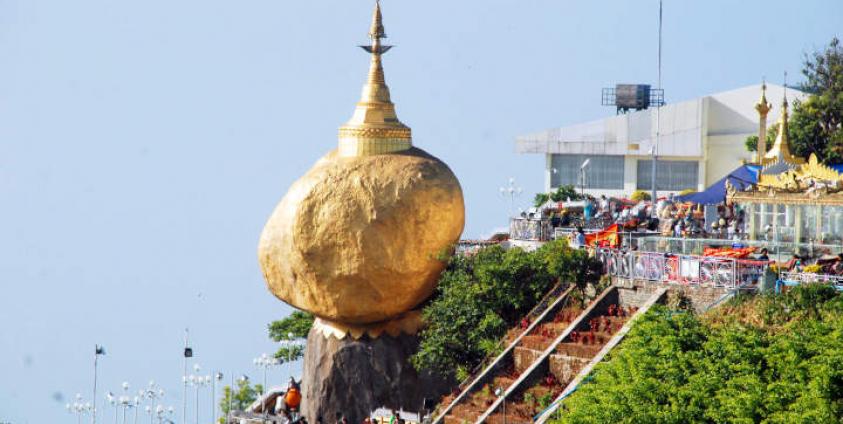 ကျိုက်ထီးရိုးဘုရားမှ ဈေးဆိုင်းခန်းတွေကို ယာယီလေလံကြေး ပေးသွင်းစရာမလိုဘဲ ...