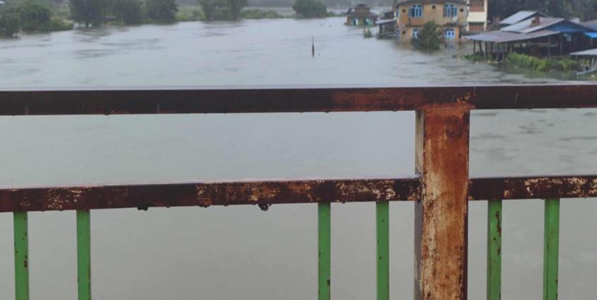 မိုးဗြဲရေကာတာ၊ ရေတံခါးဖောက်ချမှုကြောင့် ဘီးလူးချောင်းဘေးတစ်လျှောက်က နေအိမ် နဲ့ လယ်စပါးခင်း အမ