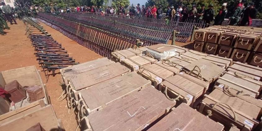 PNLA နဲ့ တော်လှန်ရေးအဖွဲ့တွေကို တိုက်ခိုက်ဖို့ ပအိုဝ်းပြည်သူ့စစ်(PNA) လက်နက်ခဲယမ်းများ ဖြည့်တင်း ...