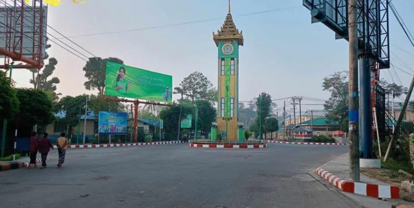 Hundreds of Thousands Flee Sittwe, Fearing Imminent AA Offensive | Burma News International